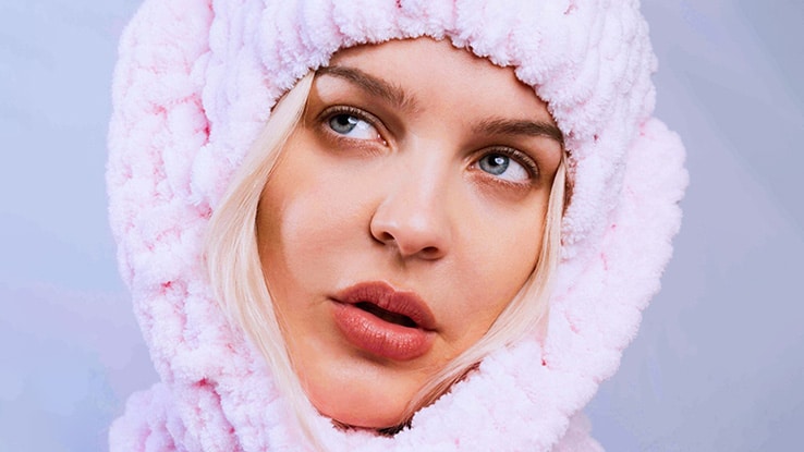 Anne-Marie veröffentlicht neues Album „UNHEALTHY“ & kommt im Herbst ...